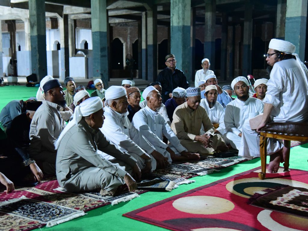 Menghidupkan Malam dengan Iktikaf dan Tausiah Subuh di Masjid Agung Al ...